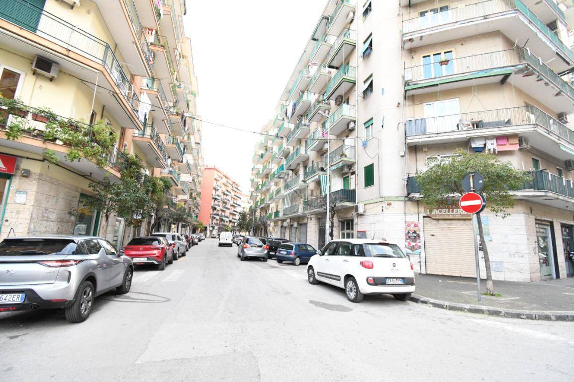 Bilocale via Mauri Raffaele 110, Mercatello - Mariconda, Salerno