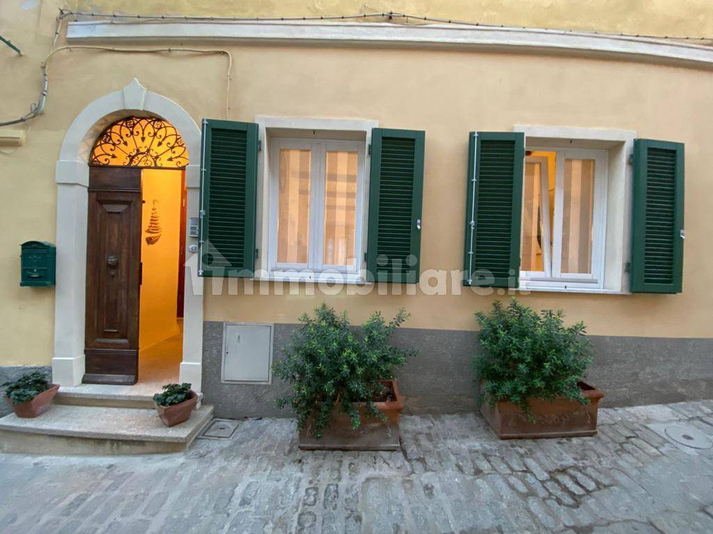 Trilocale via Camillo Benso di Cavour 47, Centro, Capoliveri