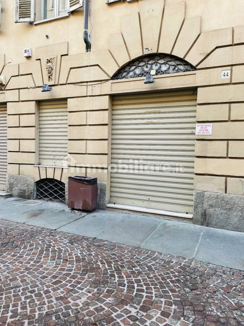 Locale commerciale in Vendita