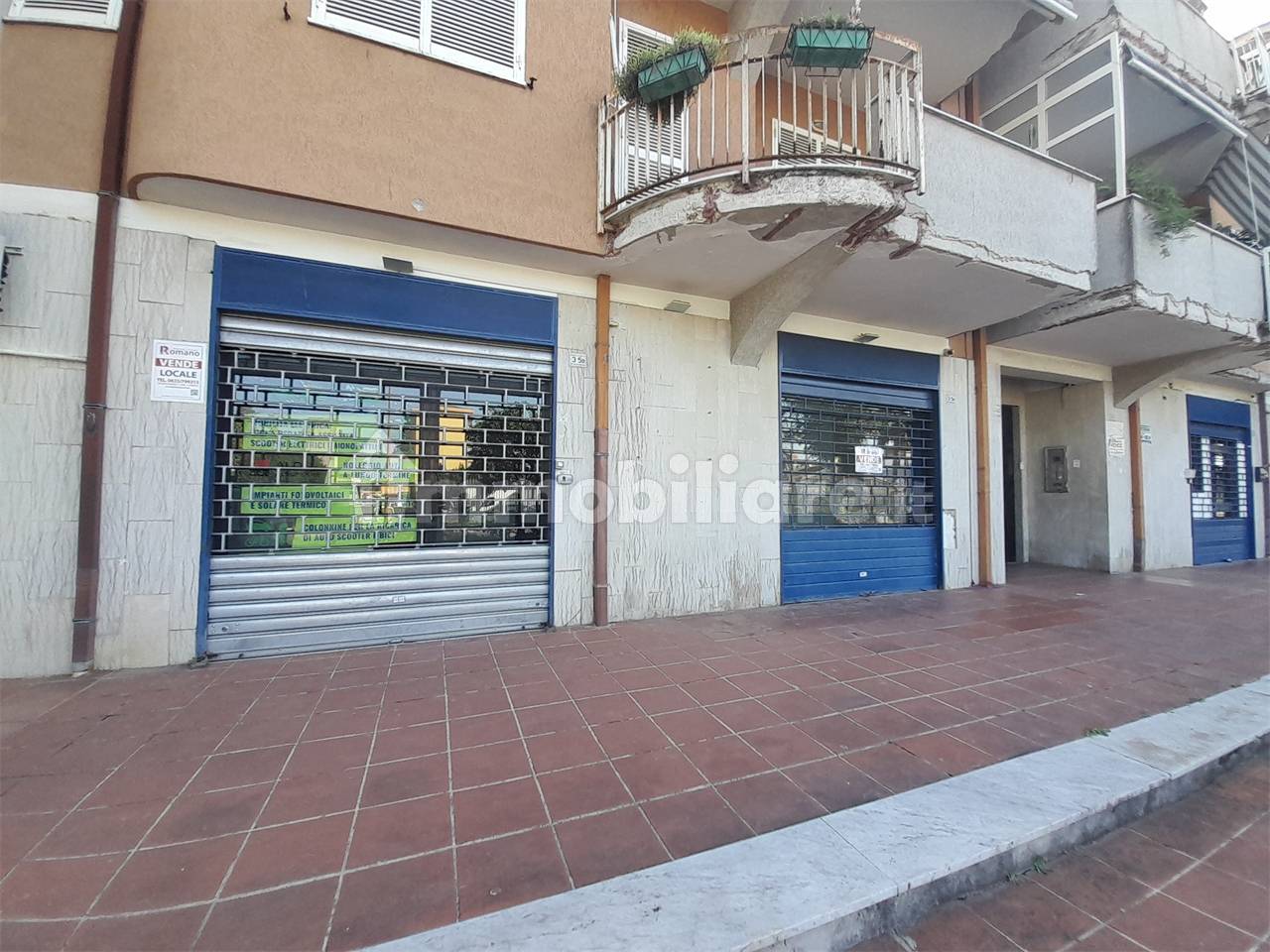 Locale commerciale in Vendita