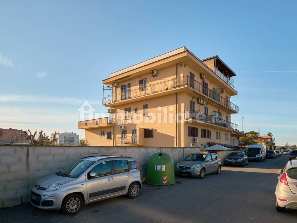 Vendita Appartamento Roma. Quadrilocale in via San Pietro.... Ottimo ...