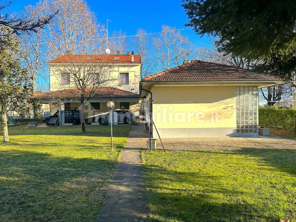 Sale Two-family villa in via Guglielmo Marconi 68 Montechiarugolo. Good ...