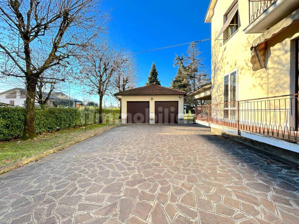 Sale Two-family villa in via Guglielmo Marconi 68 Montechiarugolo. Good ...