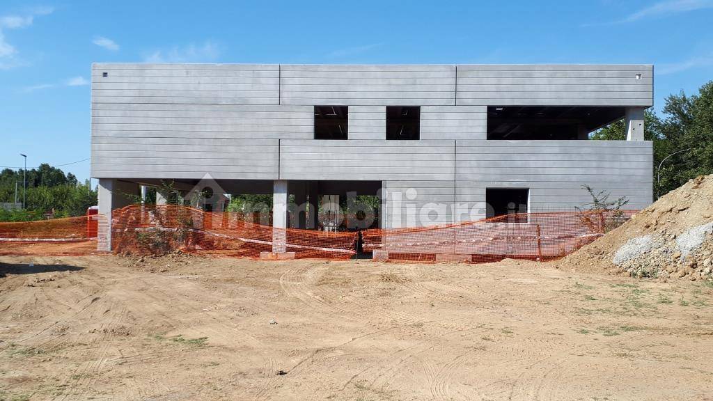 Capannone in Vendita