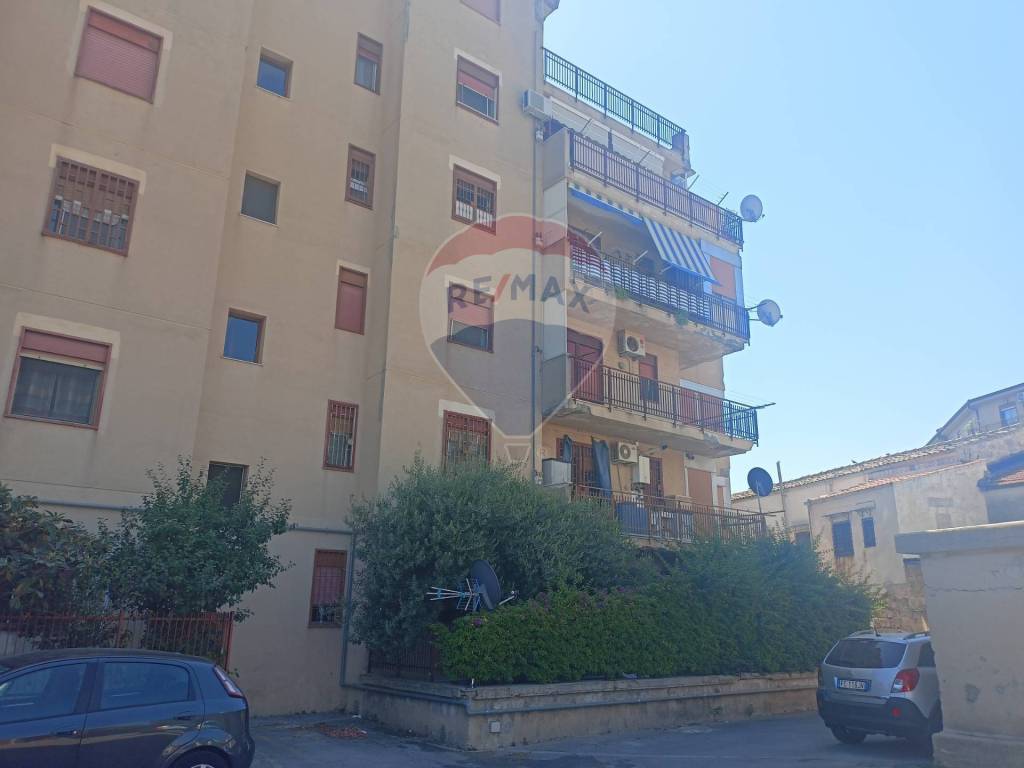 Vendita Appartamento Palermo. Trilocale in via al fondo.... Buono stato ...