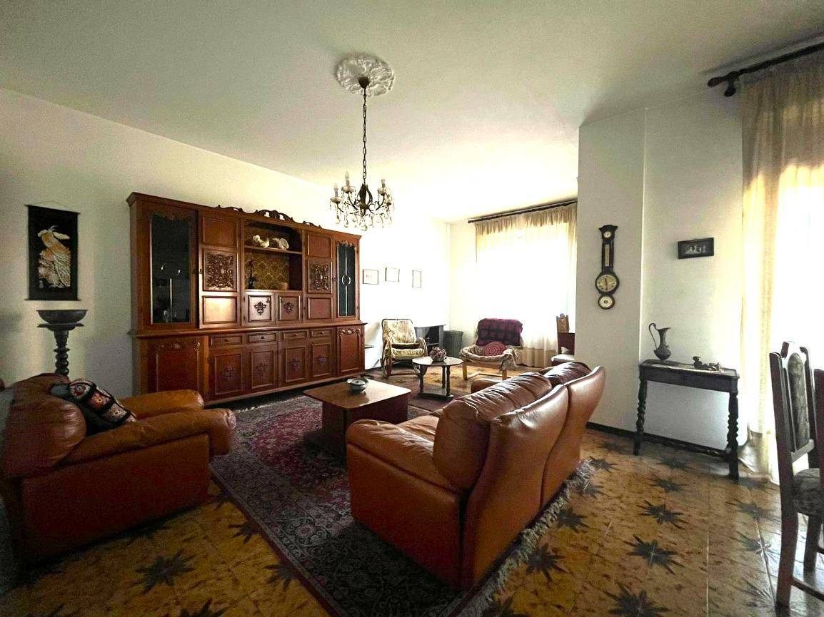 Trilocale via Tolomeo 10, Viale Libertà, Monza