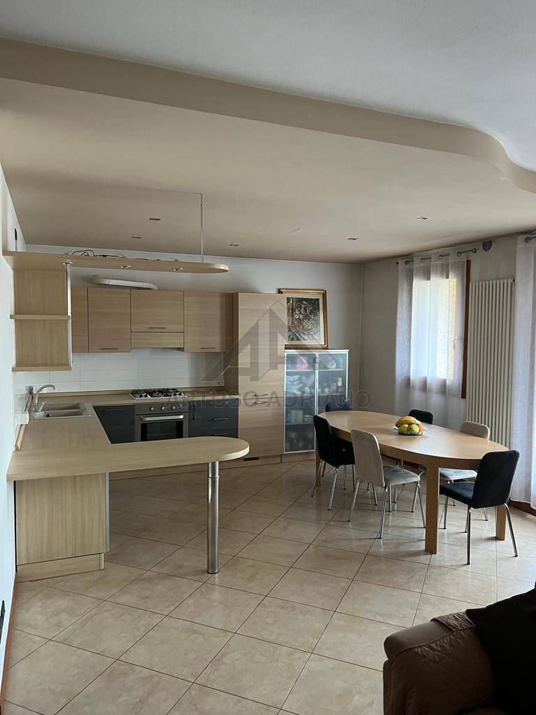 Trilocale via Capitello 1/c, Loria Bessica, Loria