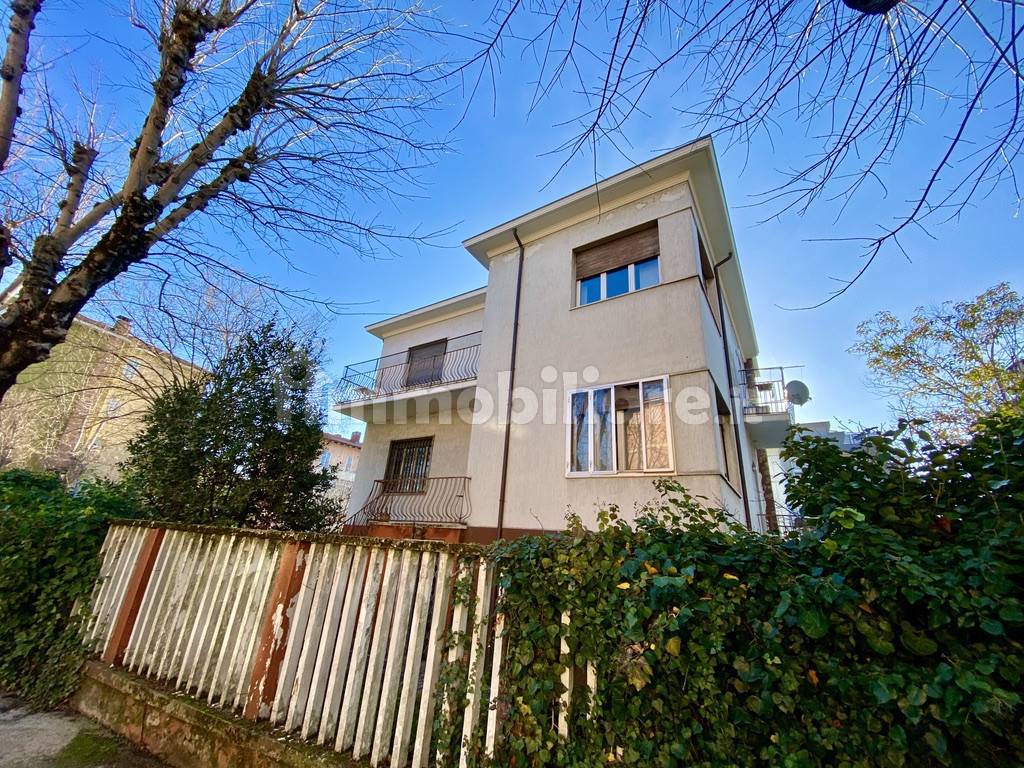 Sale Two-family villa in via Gadames Rimini. Good condition, parking ...