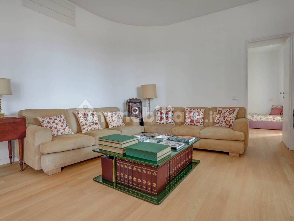 Affitto Attico in largo Messico 1 Roma. Ottimo stato, con terrazza, rif ...