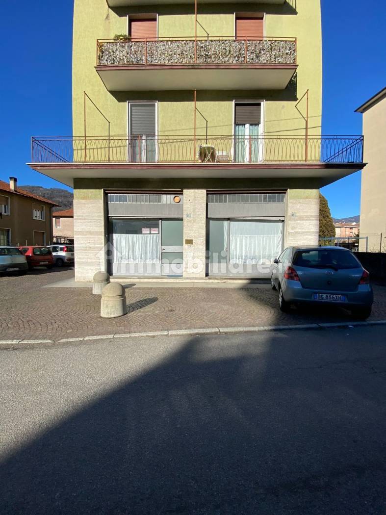 Locale commerciale in Vendita