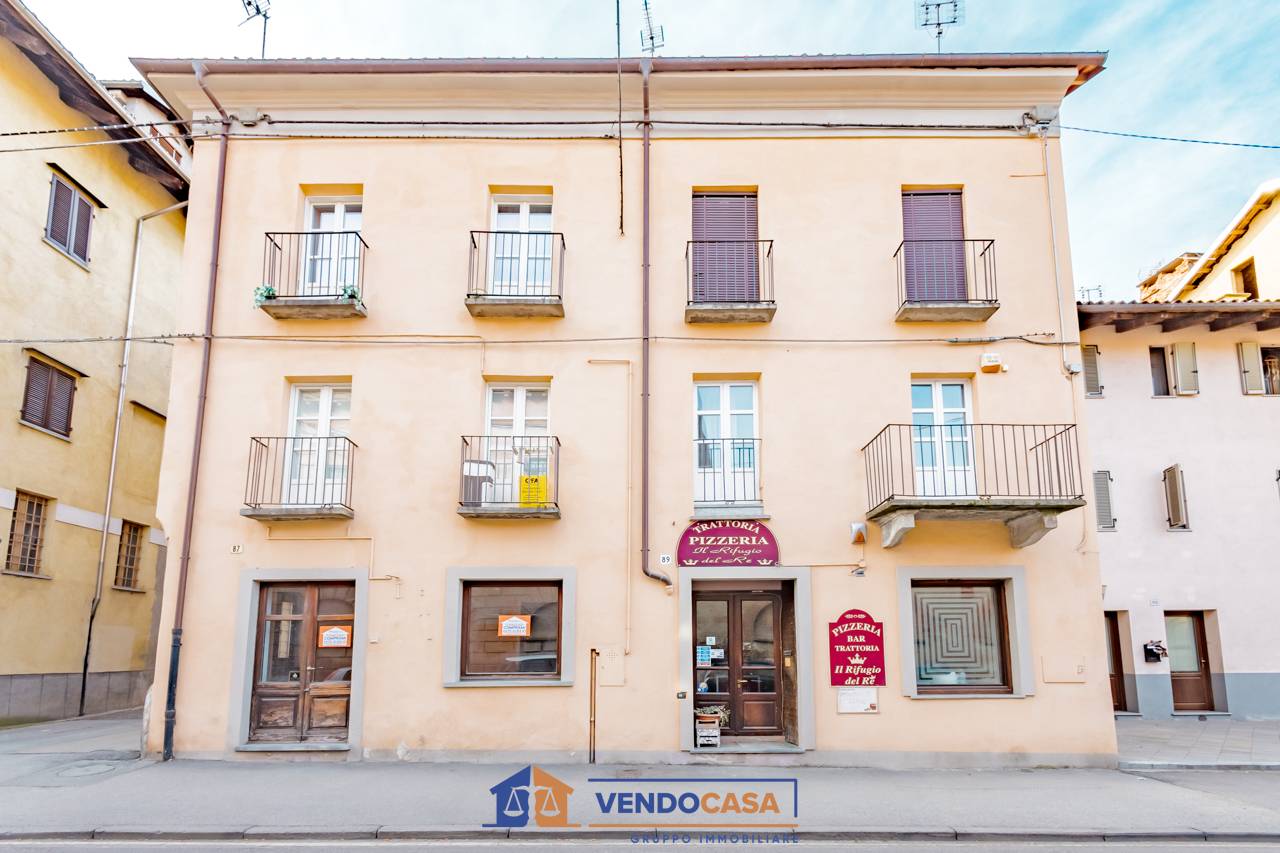 Locale commerciale in Vendita