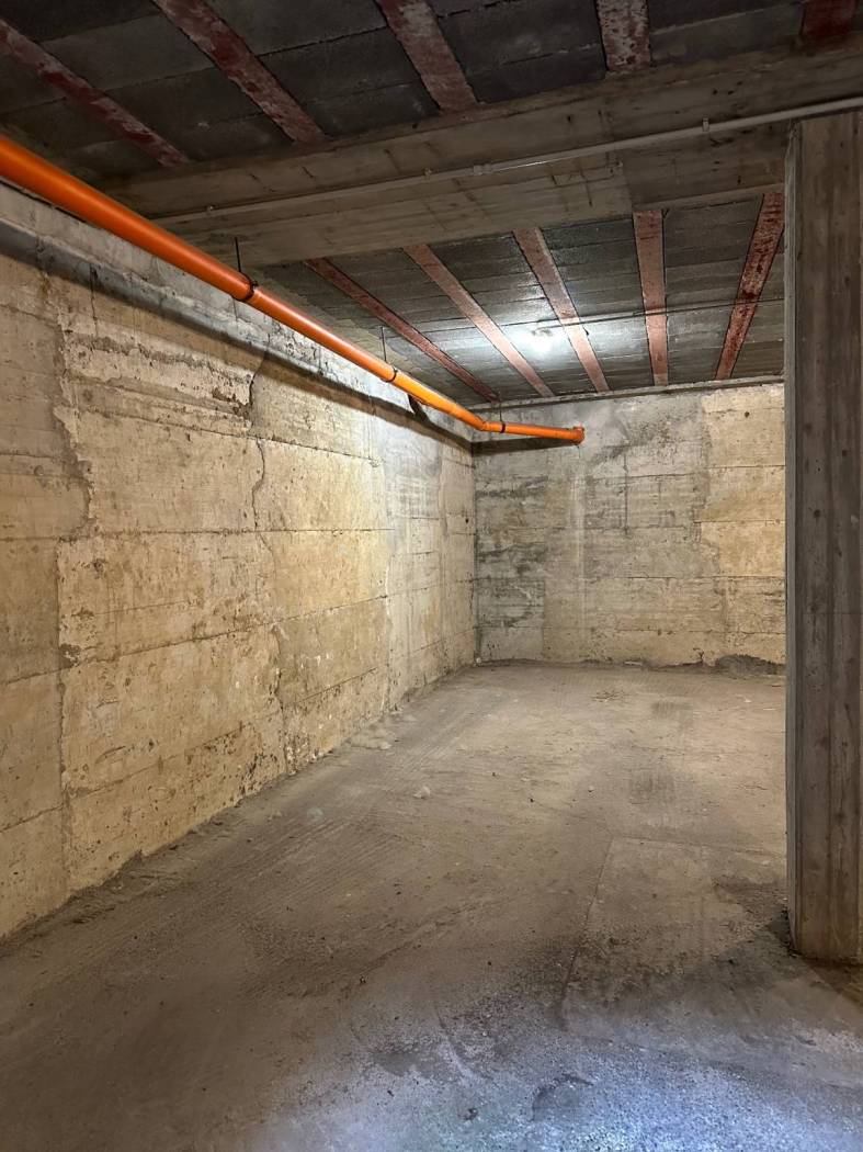 Posto auto - moto in Vendita