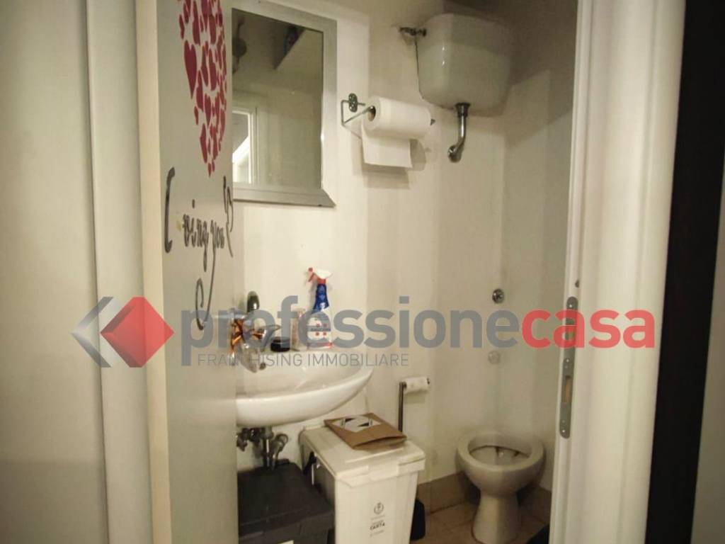 Locale commerciale via Jacopo da Lentini, Pomezia, Rif. 100851893 ...