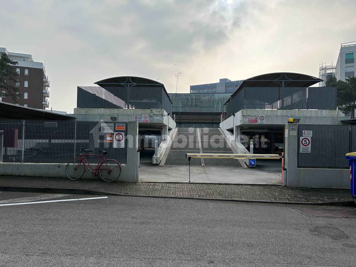 Posto auto - moto in Vendita