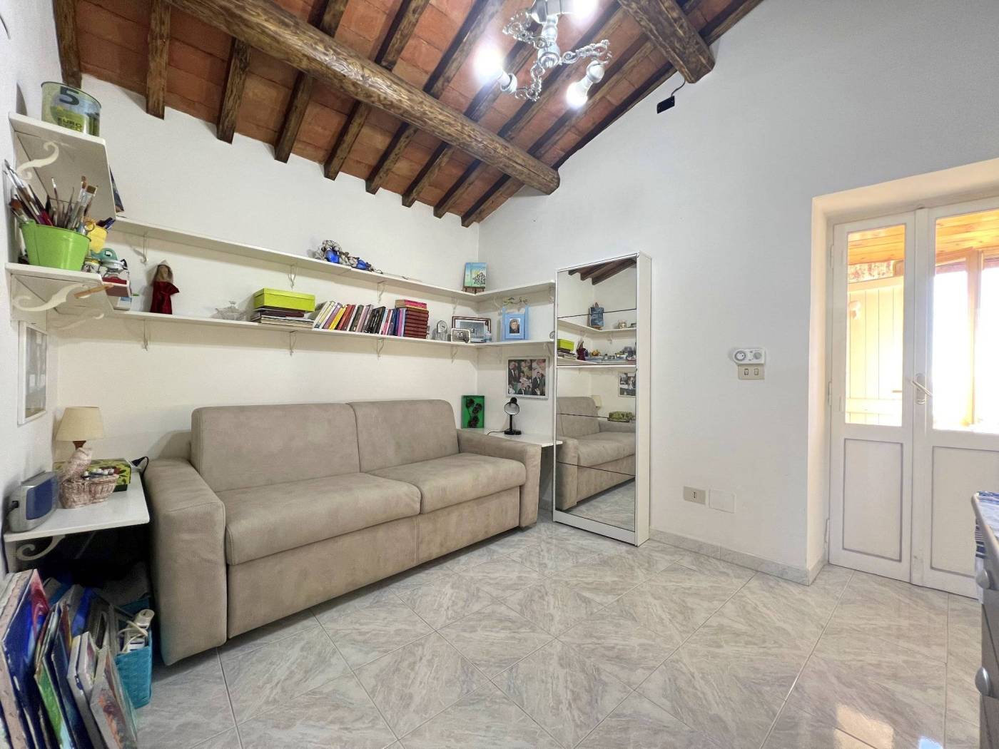 Bilocale via dei Fienili 3, Centro, Roccantica