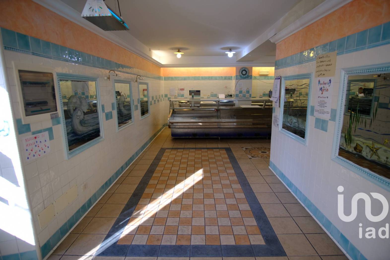 Locale commerciale in Vendita