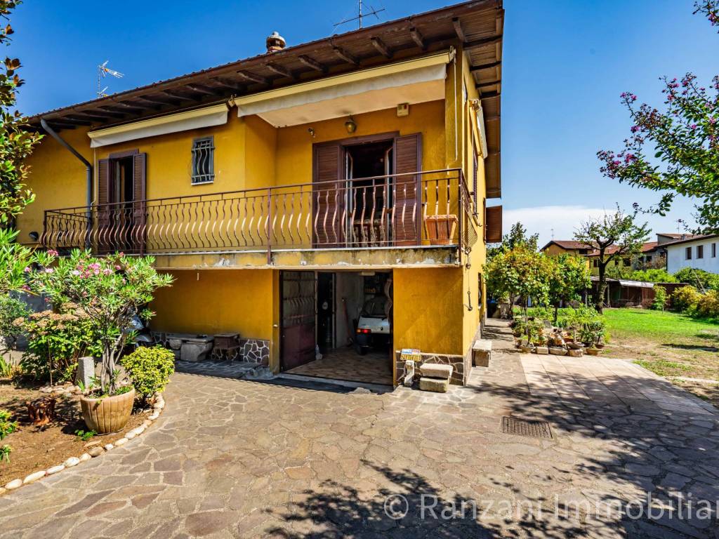 Vendita Villa unifamiliare in via Giotto 4 Cisliano. Buono stato, posto ...