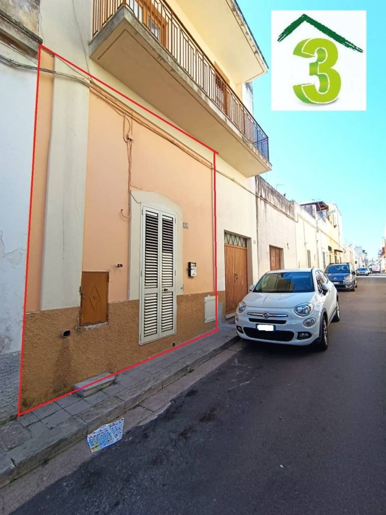 Bilocale piazza Giuseppe Pisanelli, Centro, Tricase