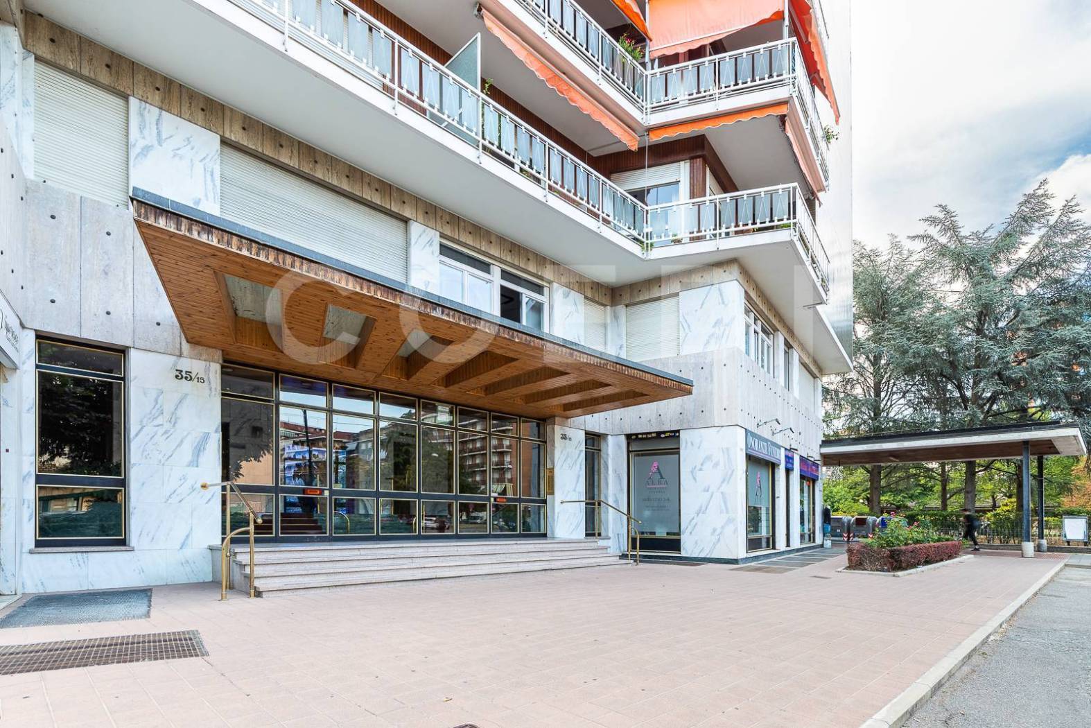 Locale commerciale in Vendita