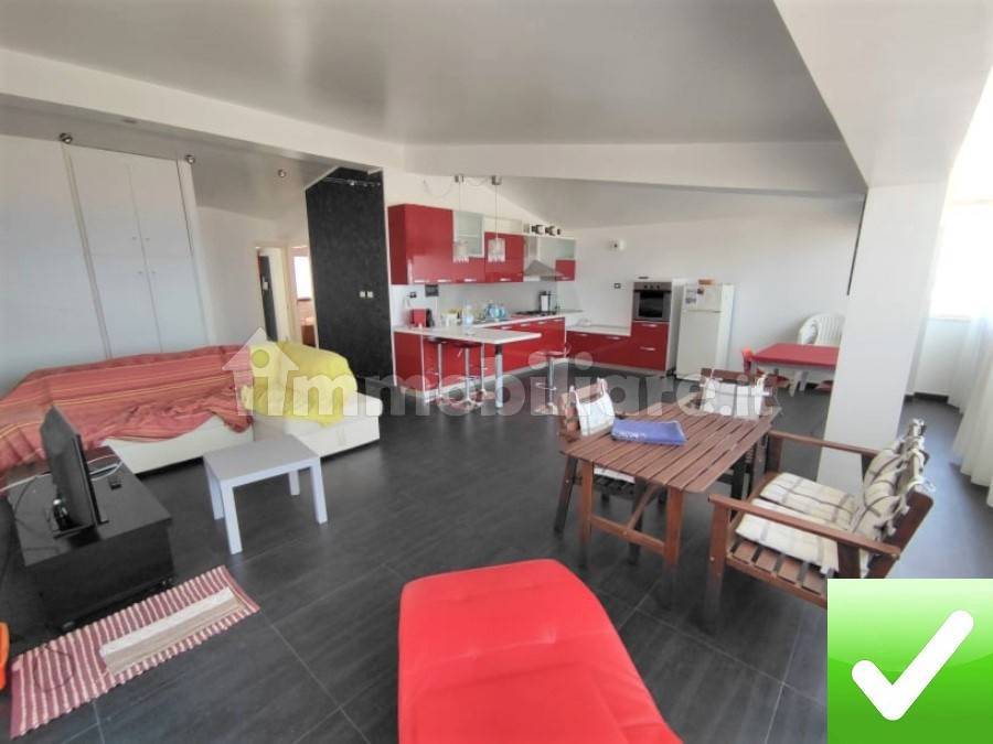 Trilocale ottimo stato, quinto piano, Centro, Villa San Giovanni