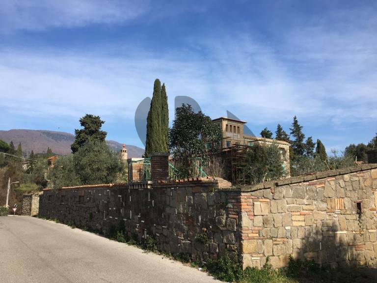 Vendita Casale in Contrada Madonna degli Angeli Velletri. Posto auto ...