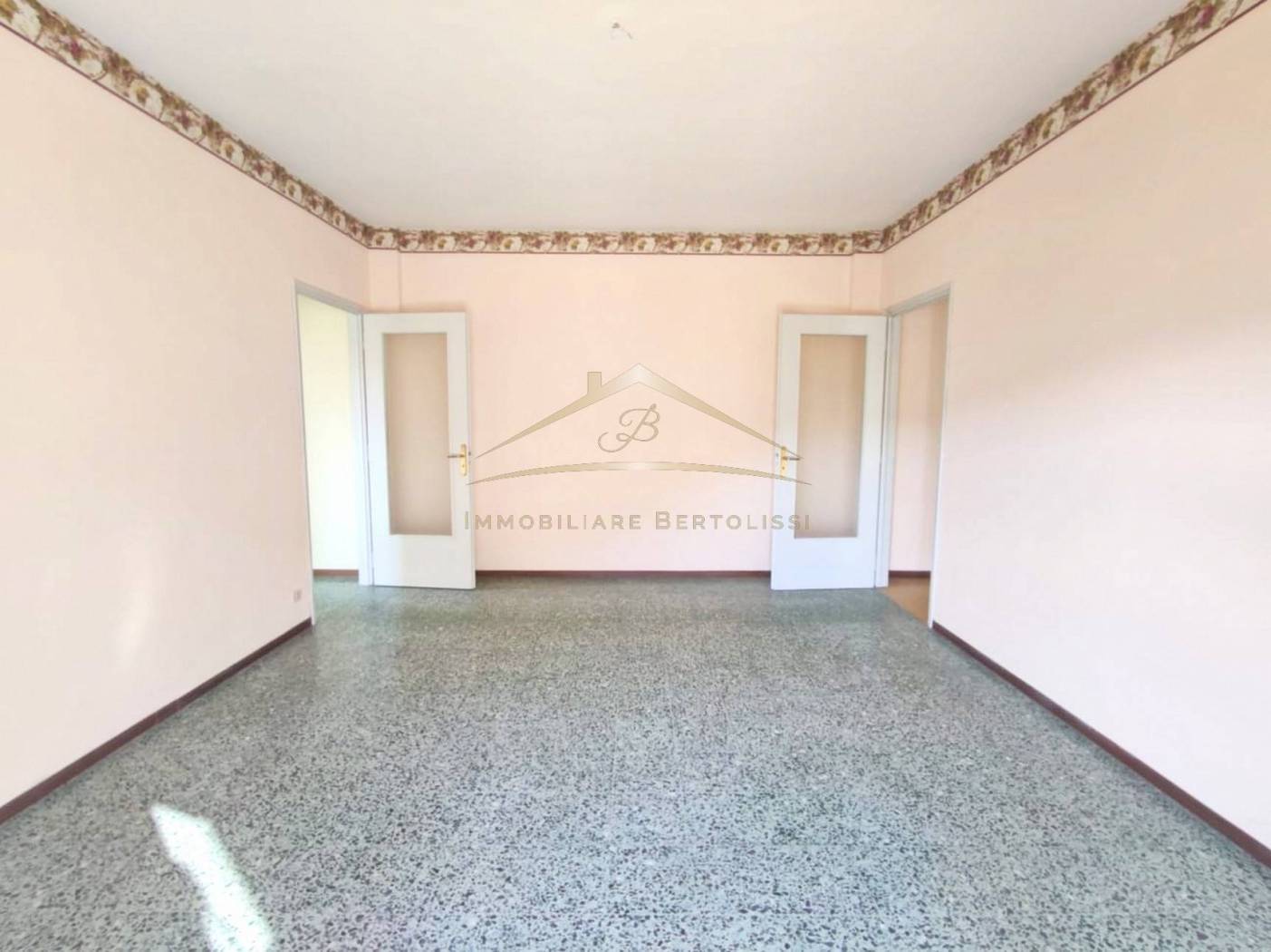 Trilocale via Montrigone 113, Centro, Borgosesia