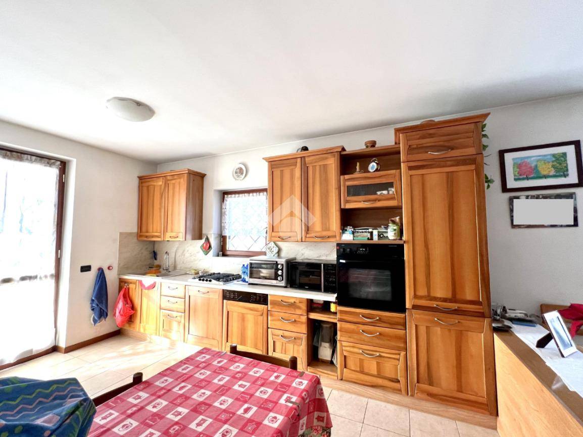 Trilocale via Scuole, Centro, Nave