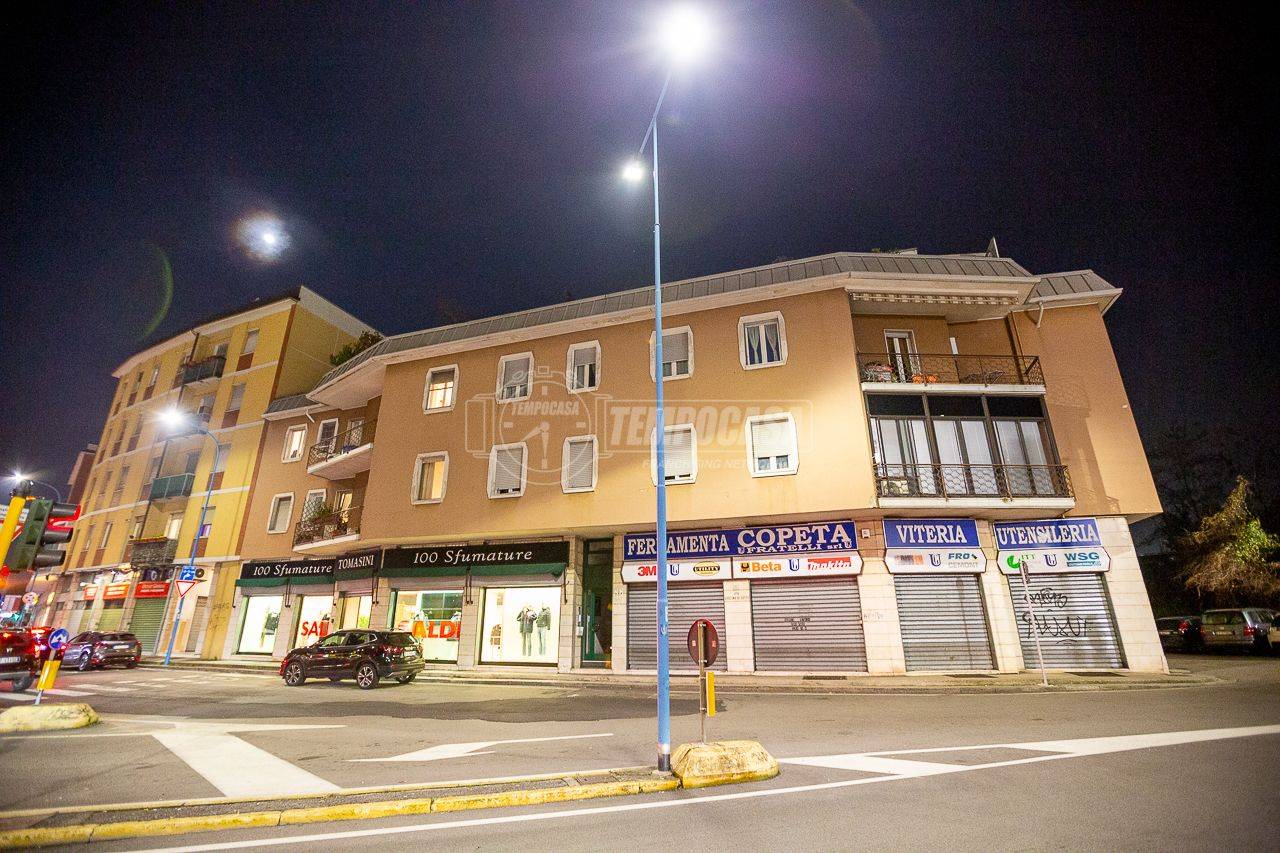 Trilocale via Valcamonica 11, Fiumicello, Brescia