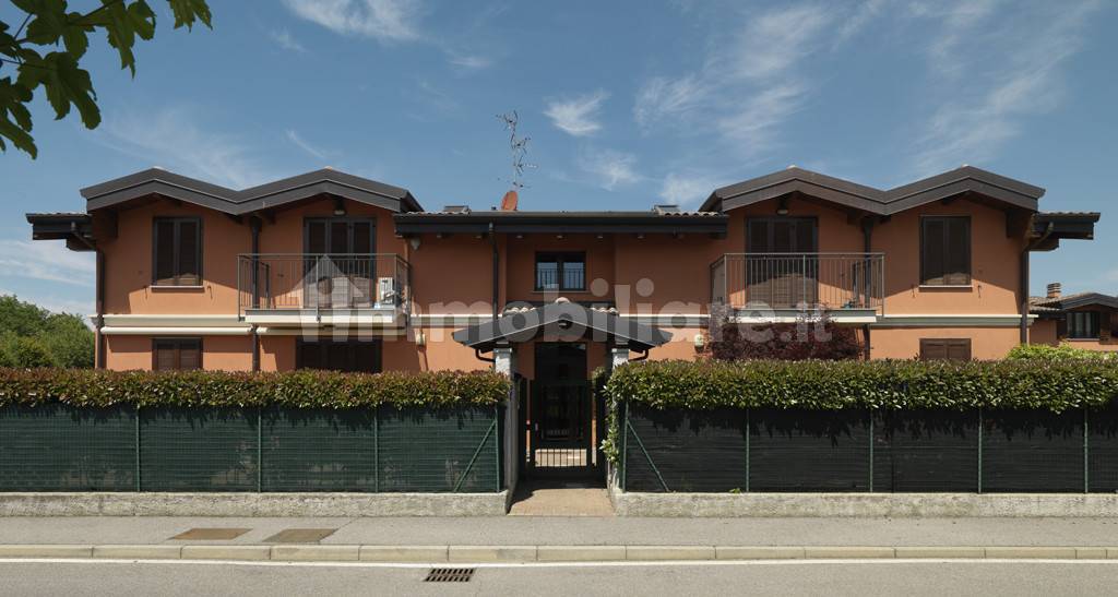 Bilocale via Salvatore Quasimodo, Centro, Guanzate