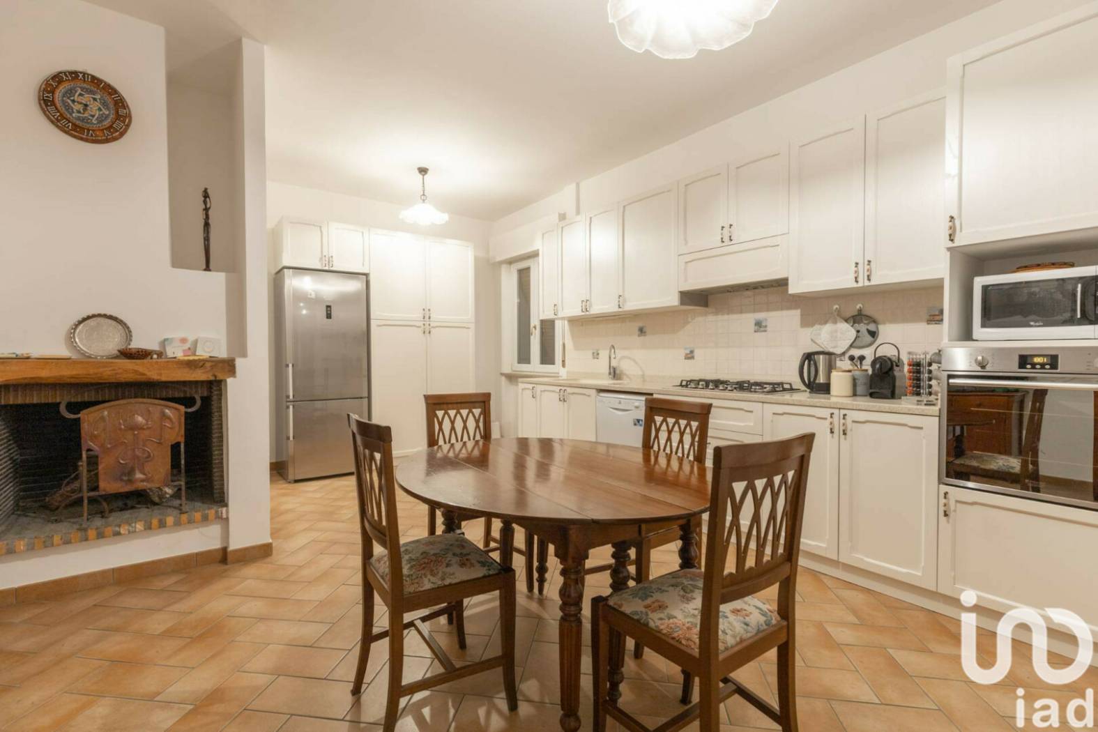 Quadrilocale via Marco Polo 42, Centro, Osimo