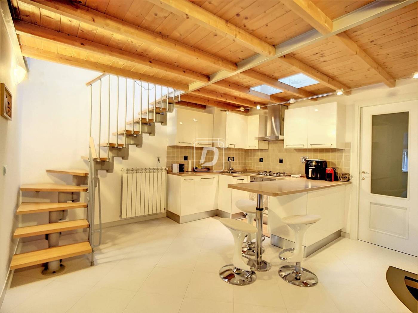 Trilocale via San Leonardo 16, Porto Maurizio, Imperia