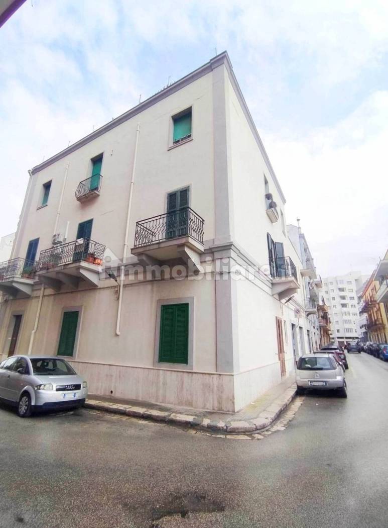 Trilocale via Delfino, Cappuccini, Brindisi
