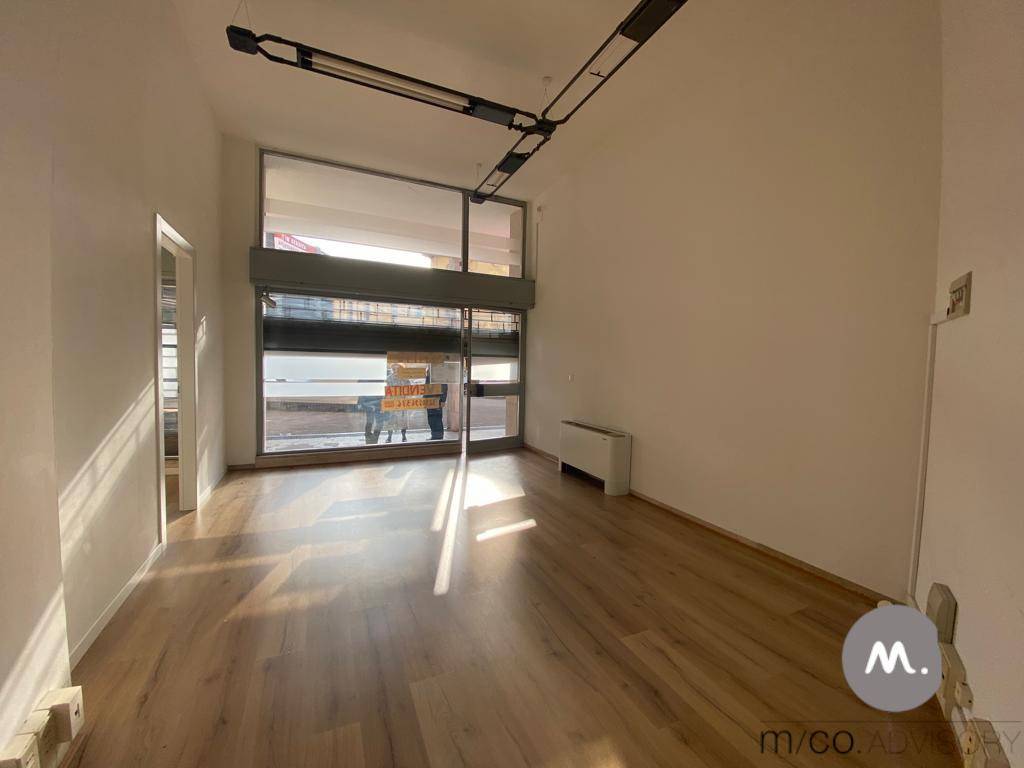 Locale commerciale in Vendita