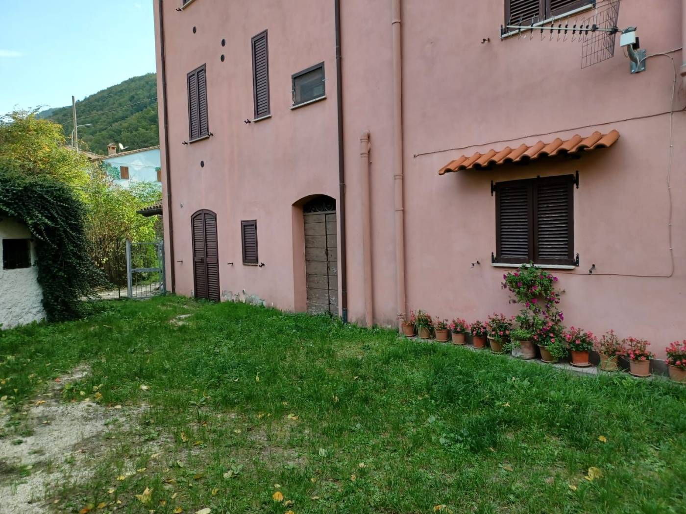 Trilocale frazione Valleremita, Fabriano