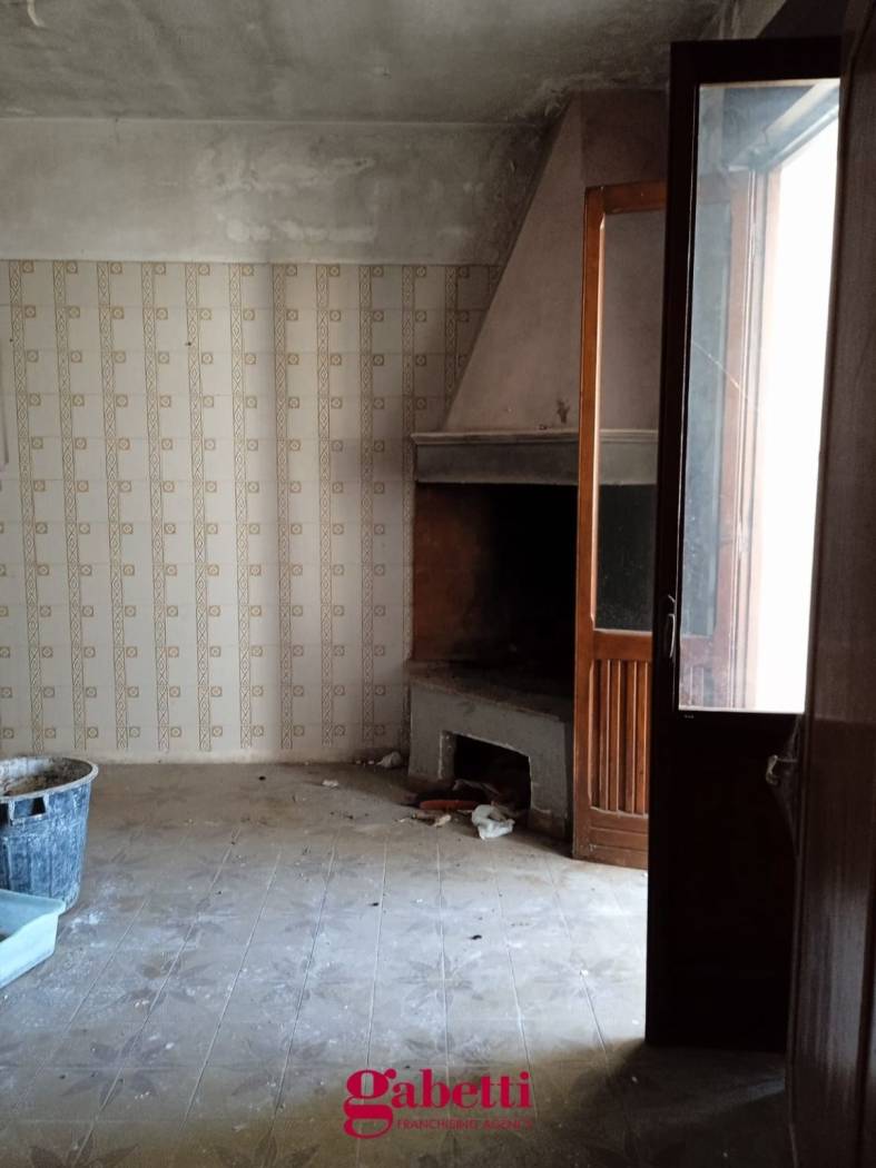 Quadrilocale via Camillo Benso conte di Cavour, 22, Scorrano