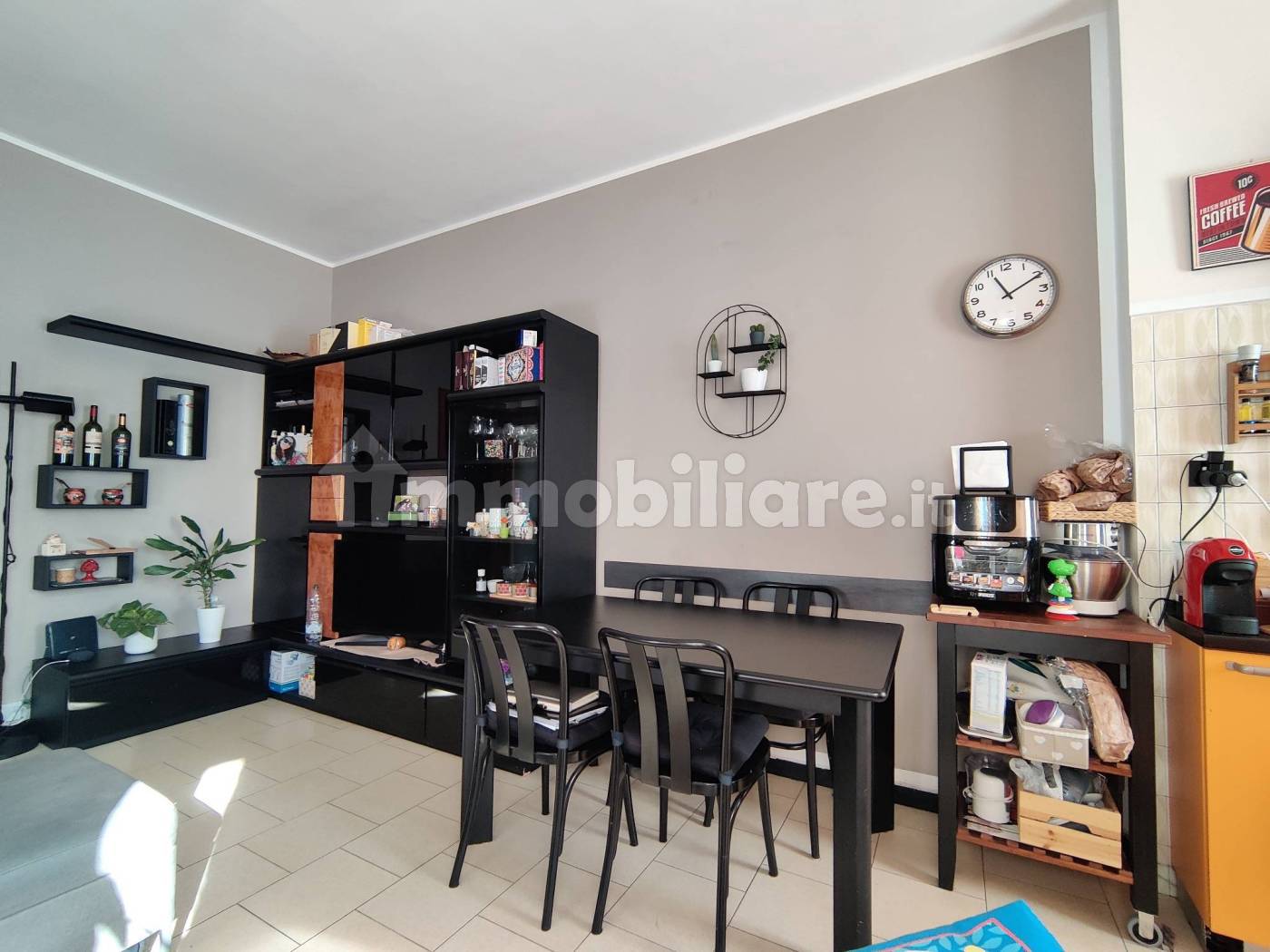 Bilocale via Vezzolano 12, Vanchiglietta, Torino