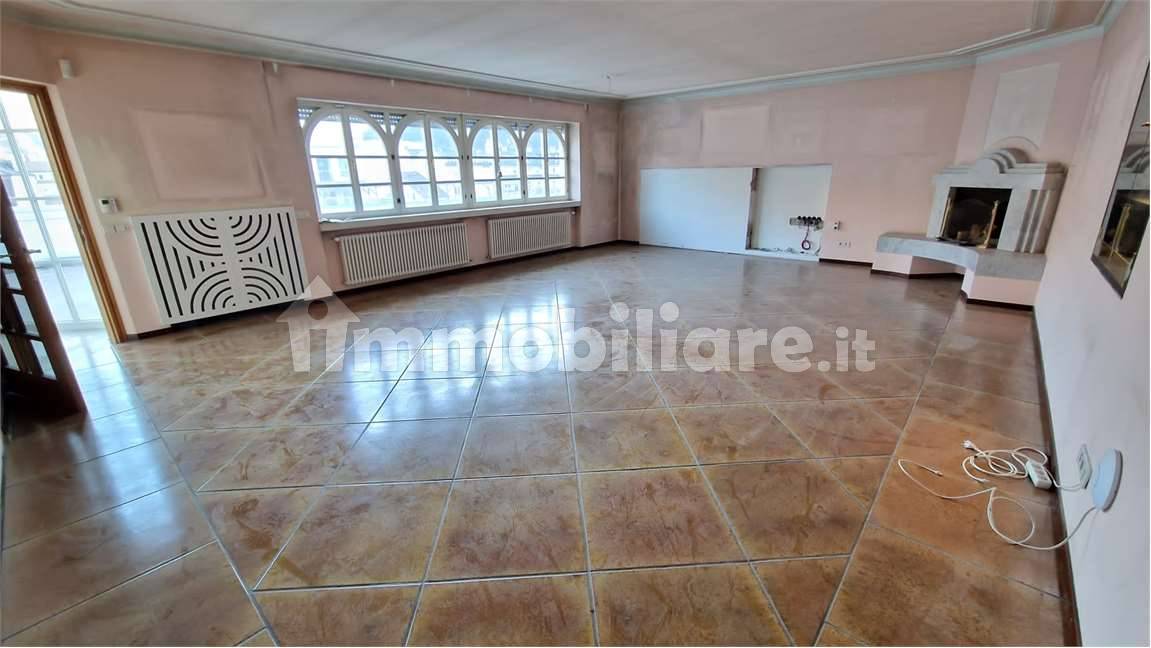 Appartamento via Carducci, Centro, Bolzano