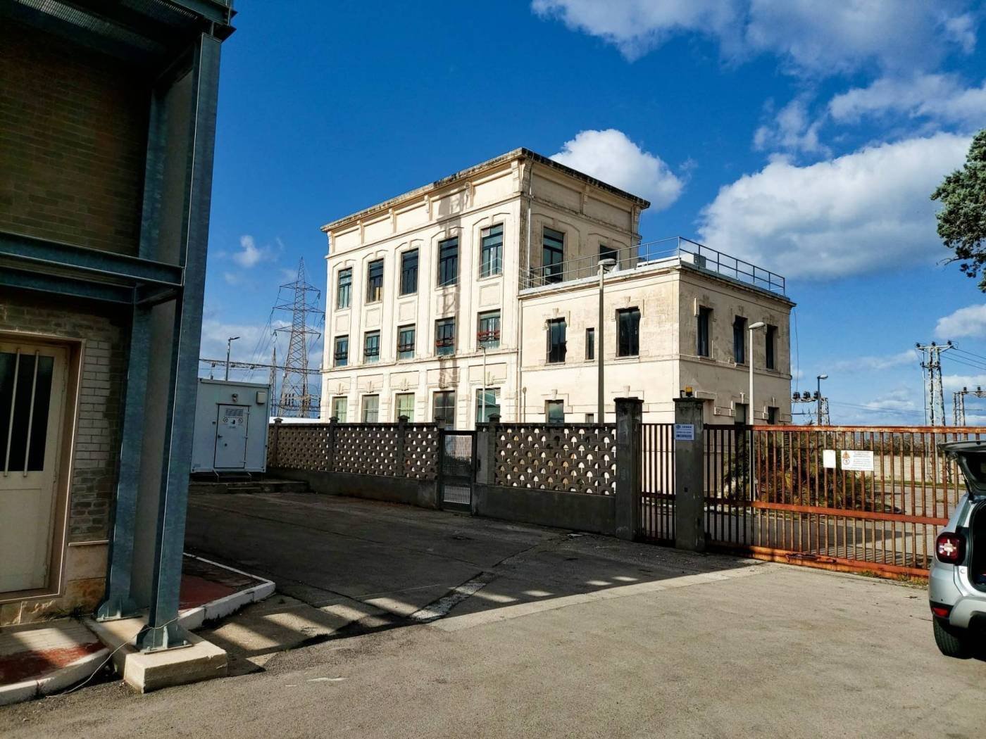 Locale commerciale in Vendita