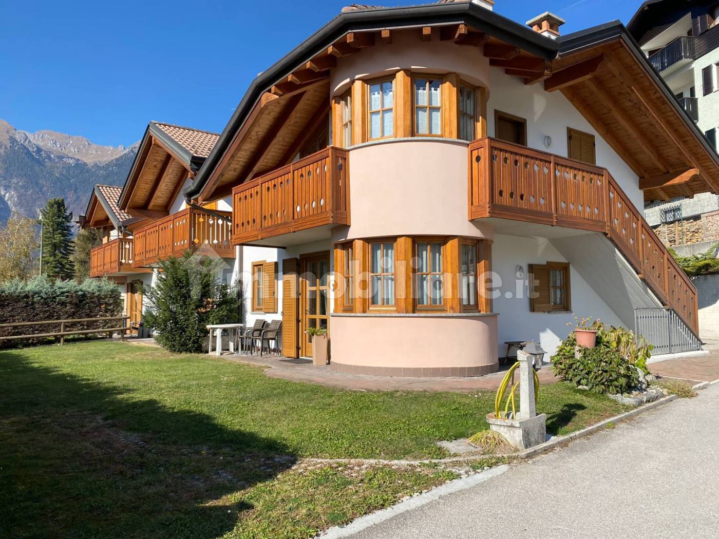 Trilocale via Presanella 46, Giustino