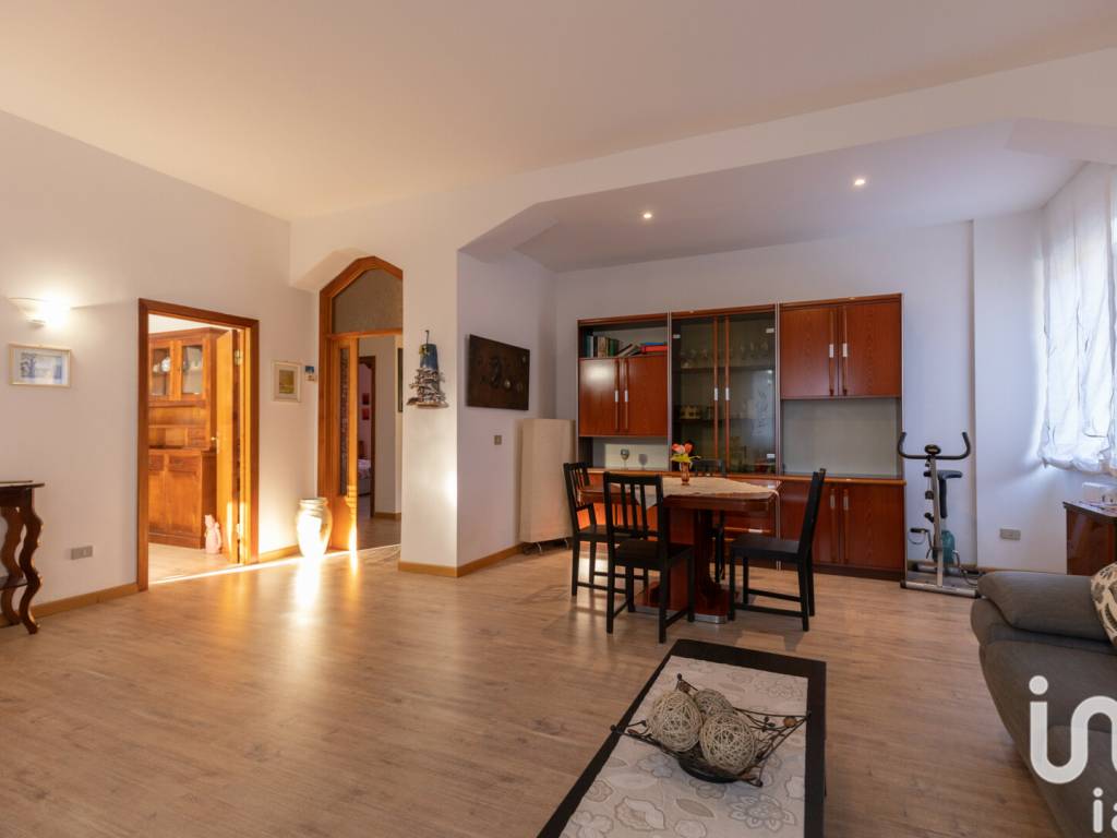 Vendita Appartamento Castelfidardo. Trilocale in via Podgora 60. Buono ...