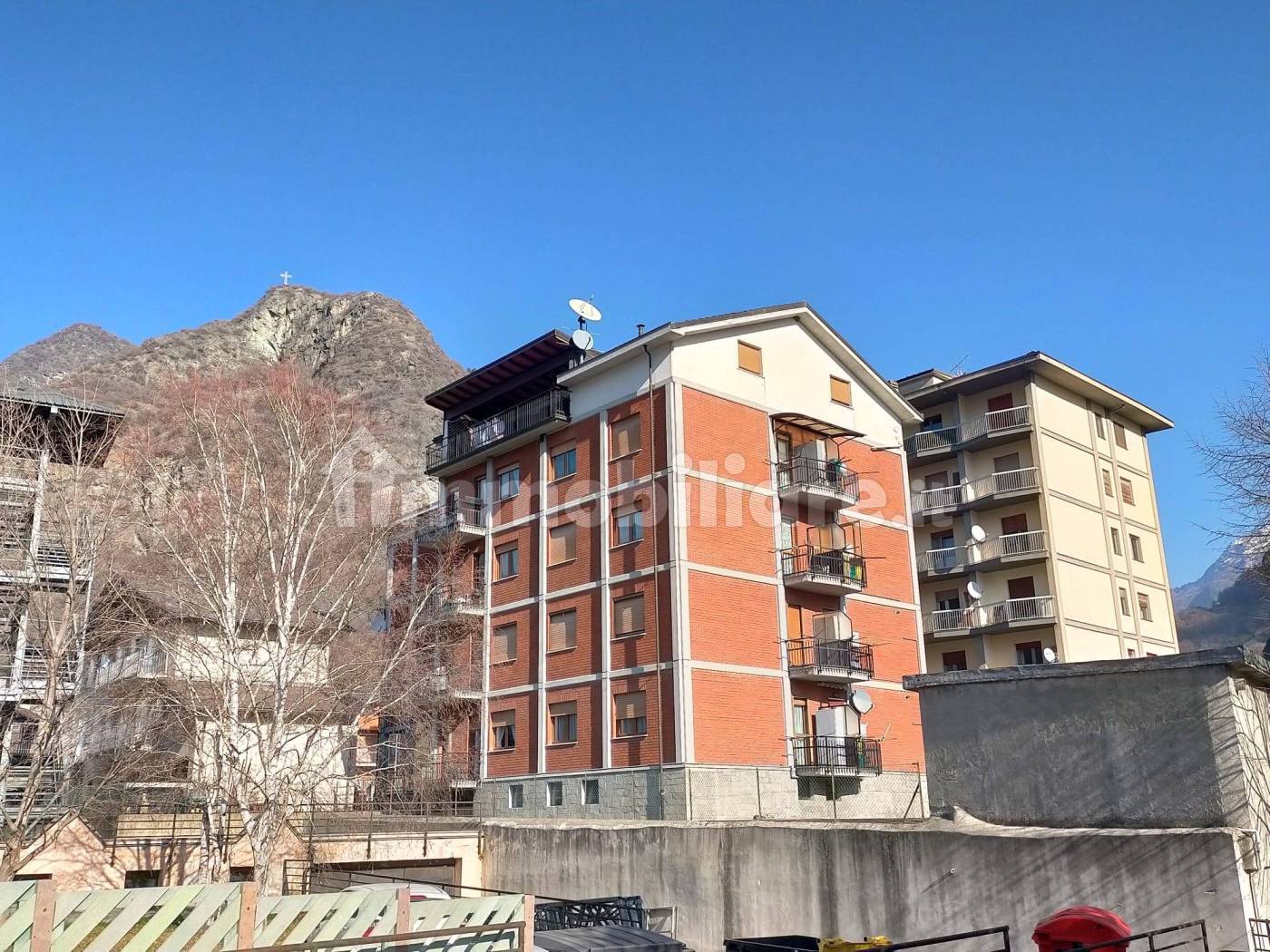 Trilocale via Giardini 39, Verres, Verrès