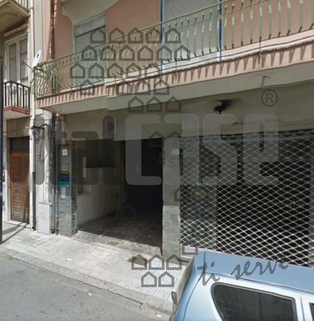 Locale commerciale in Vendita