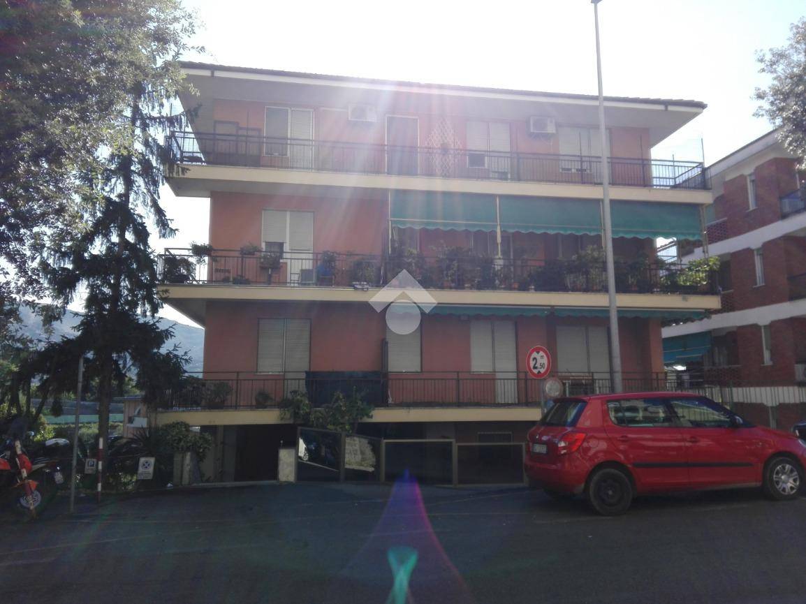 Bilocale da ristrutturare, quarto piano, Stadio, Chiavari