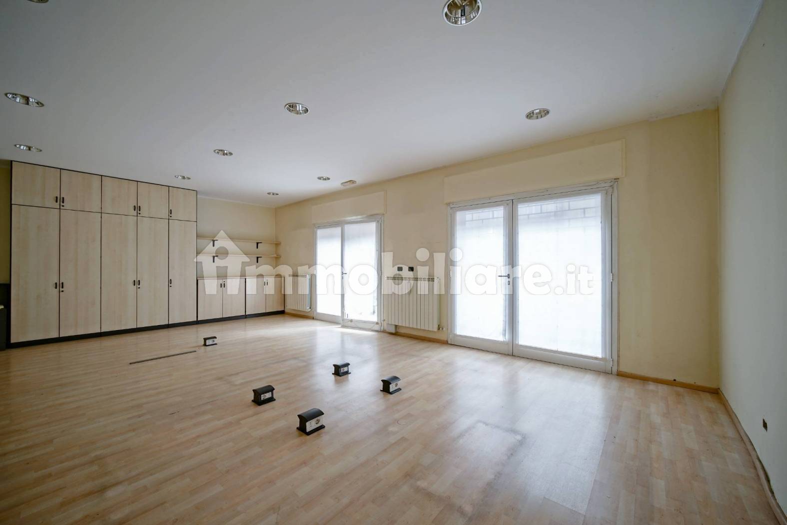 Locale commerciale in Vendita