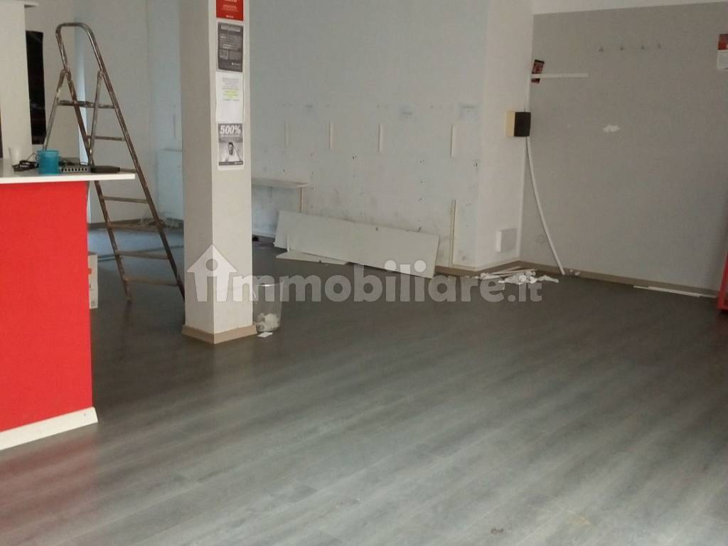 Locale commerciale, Novara, Rif. 101011081 - Immobiliare.it