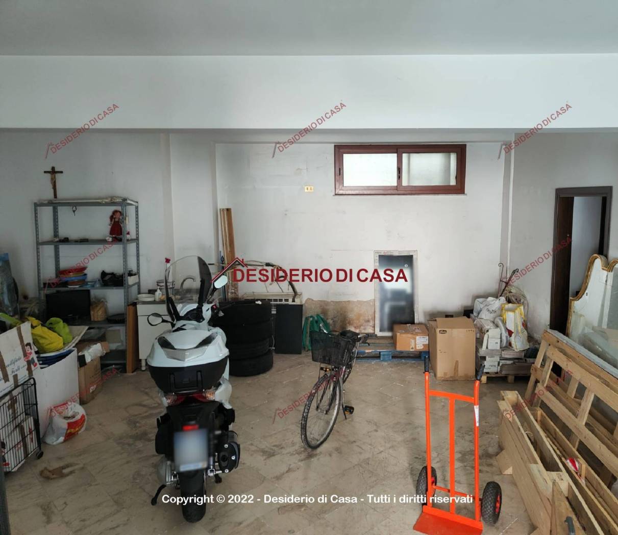 Locale commerciale in Vendita