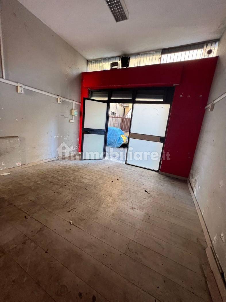 Locale commerciale in Vendita