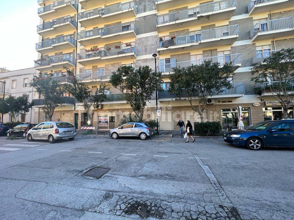 Locale commerciale via Alessandro Valignani Pescara Italia ,, Pescara ...