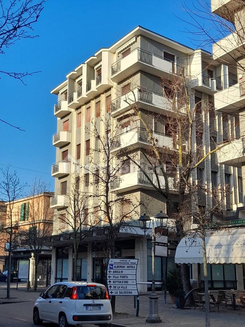 Appartamento viale Giacomo Matteotti 5, Centro, Salsomaggiore Terme