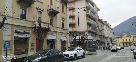 Locale commerciale in Vendita